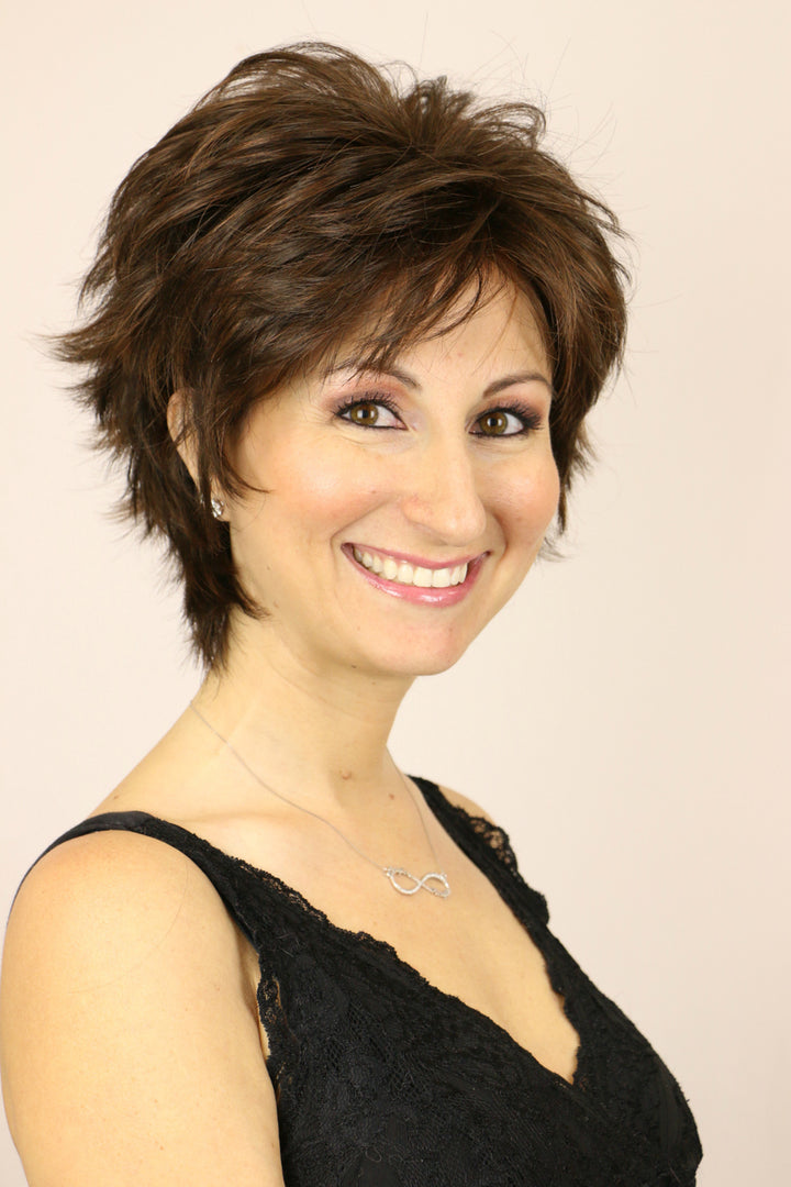 Lisa (medium wig) – Godiva's Secret